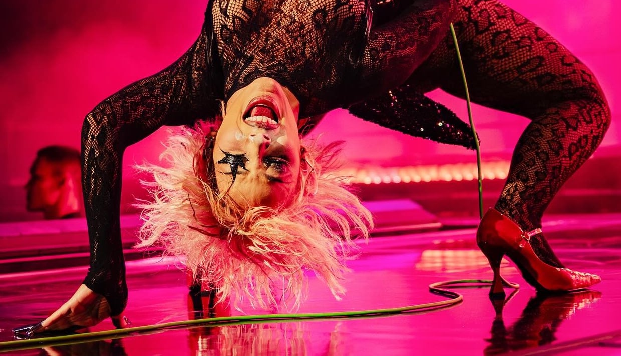 Doja Cat Promotes Lip Kits in London Corset Dress · Daily Beirut