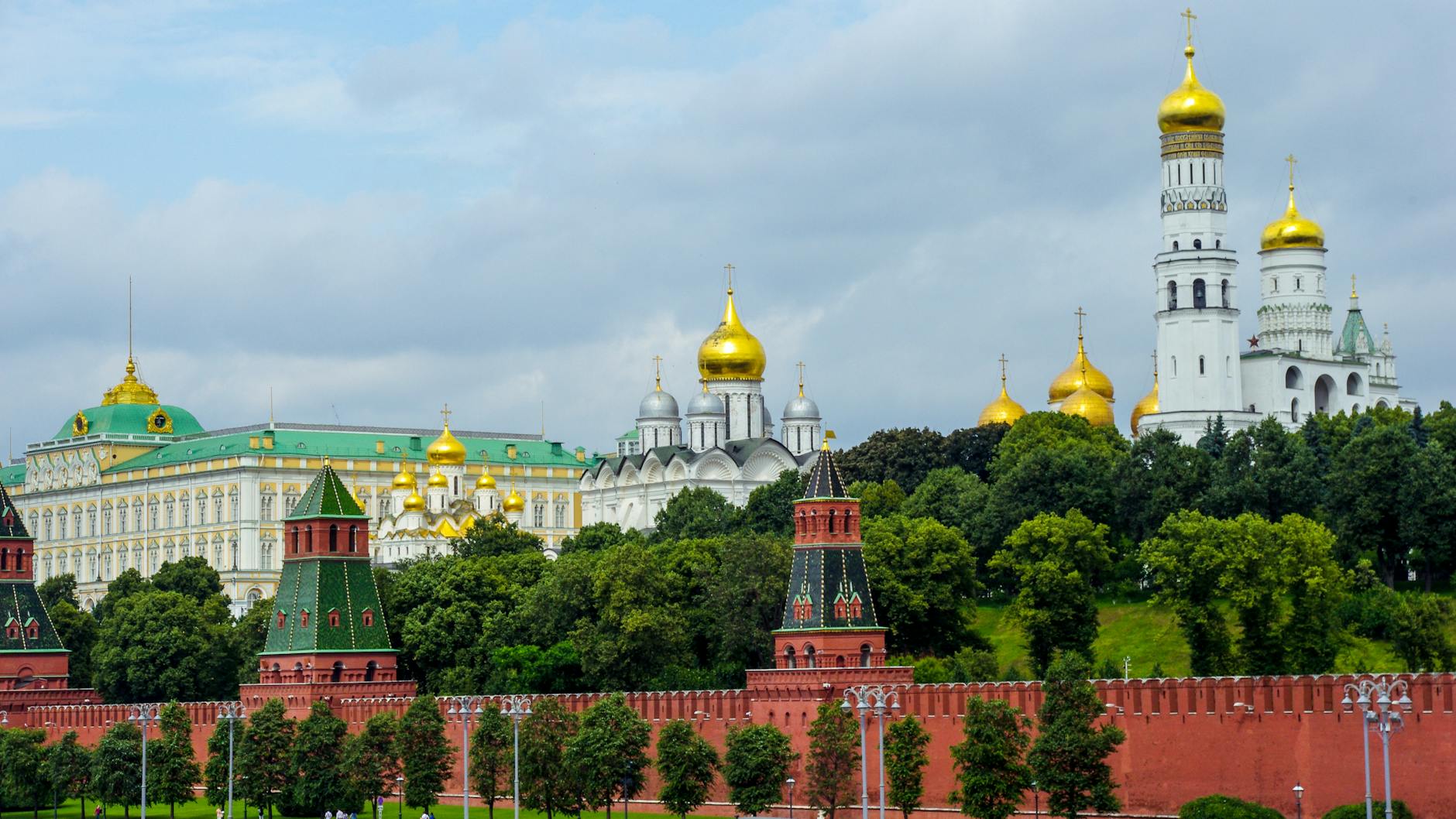 Russia Reiterates Iranian Uranium Proposal Without Imposing · Daily Beirut