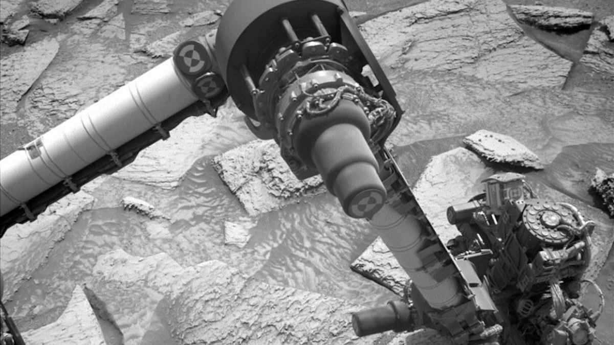 Curiosity se libère d'un rocher coincé sur Mars · Daily Beirut