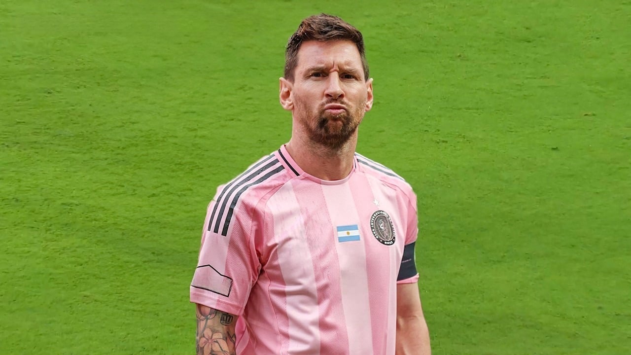 Statue géante de Messi démontée à Calcutta avant 2026 · Daily Beirut
